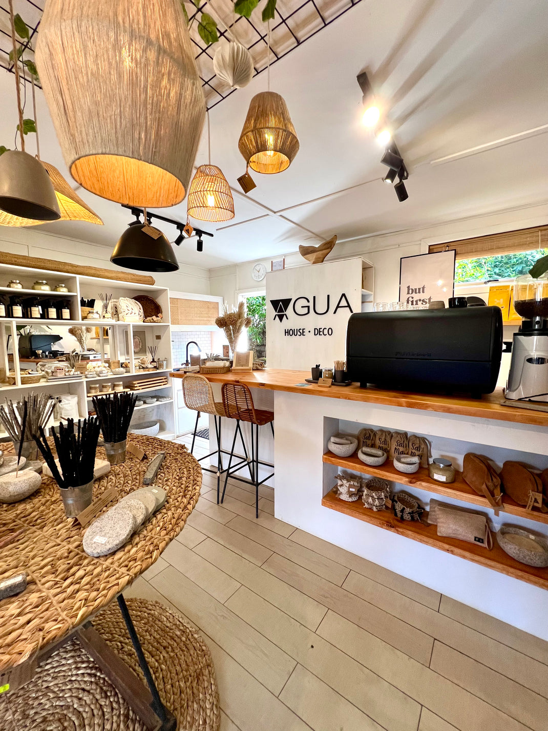 Nosotros – AGUA HOUSE DECO SPA